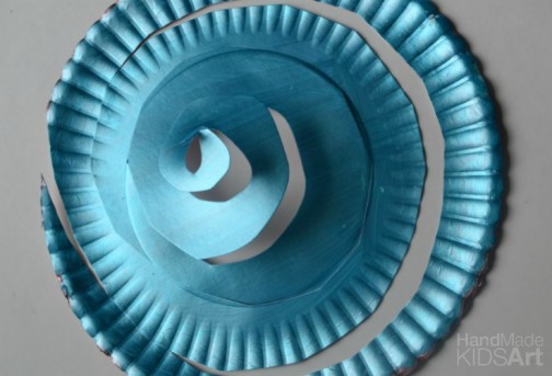 Patriotic Paper Plate Wind Spinner - Innovation Kids Lab