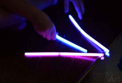 Glow Stick Engineering for Kids - Innovation Kids Lab